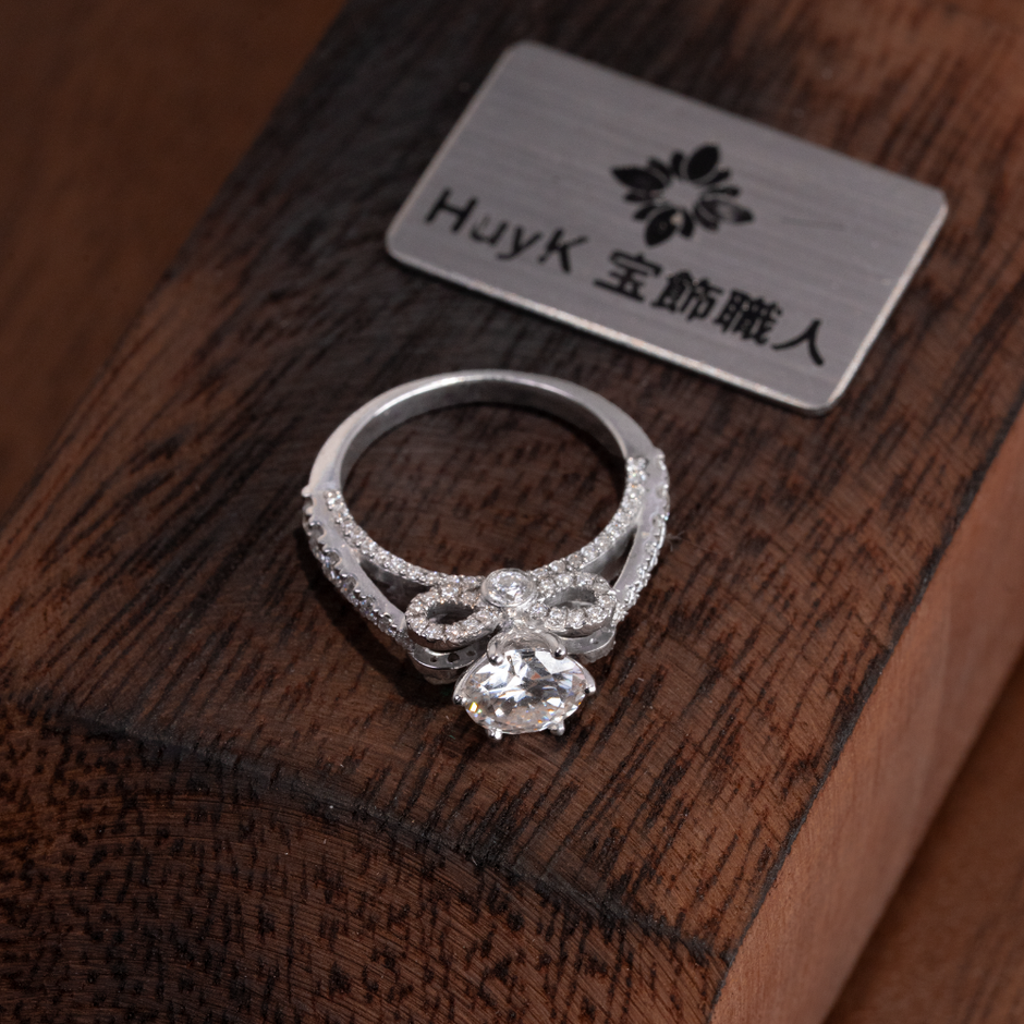 huyk.asia – HUYK JEWELRY© 職人によるハンドメイドジュエリー