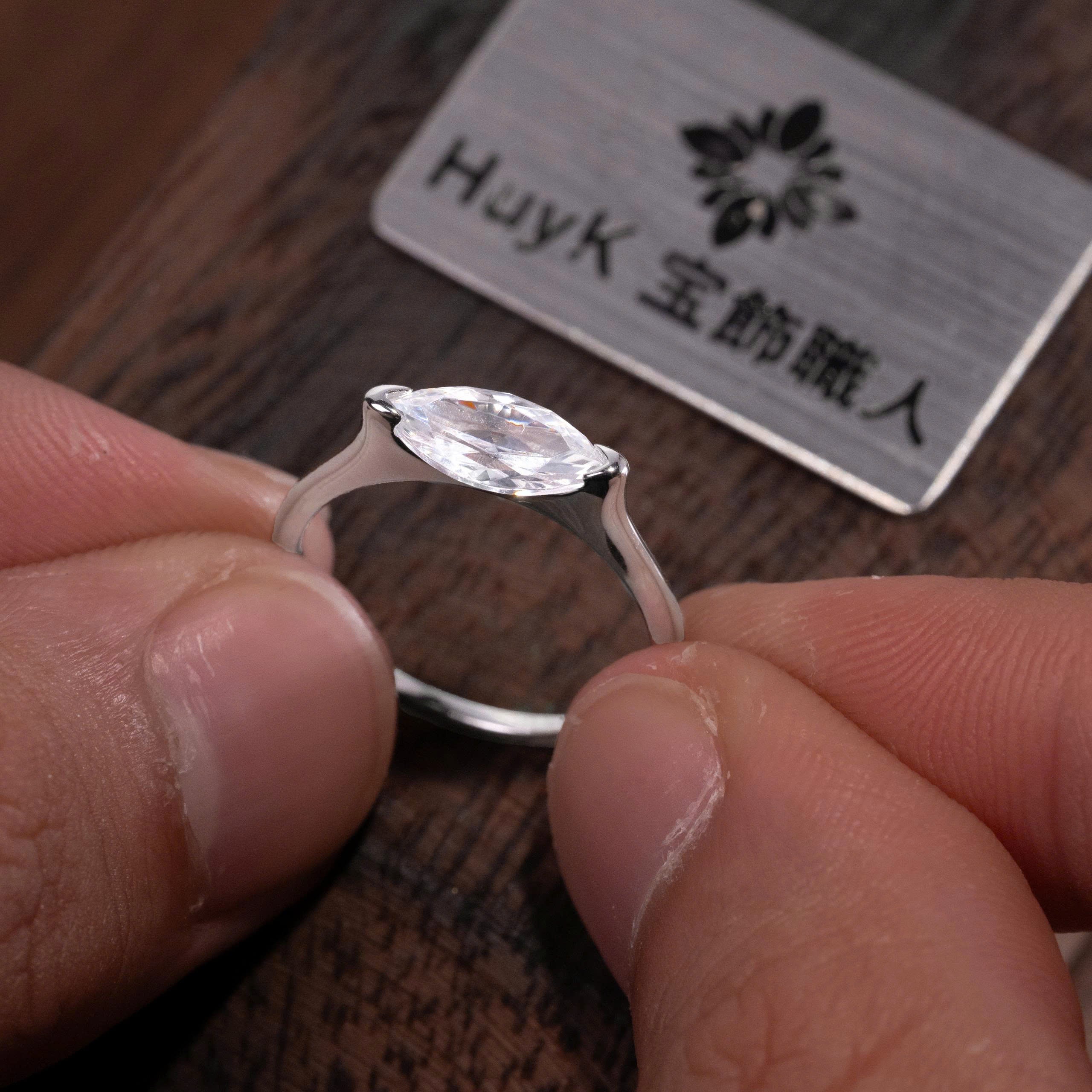 huyk.asia – HUYK JEWELRY© 職人によるハンドメイドジュエリー